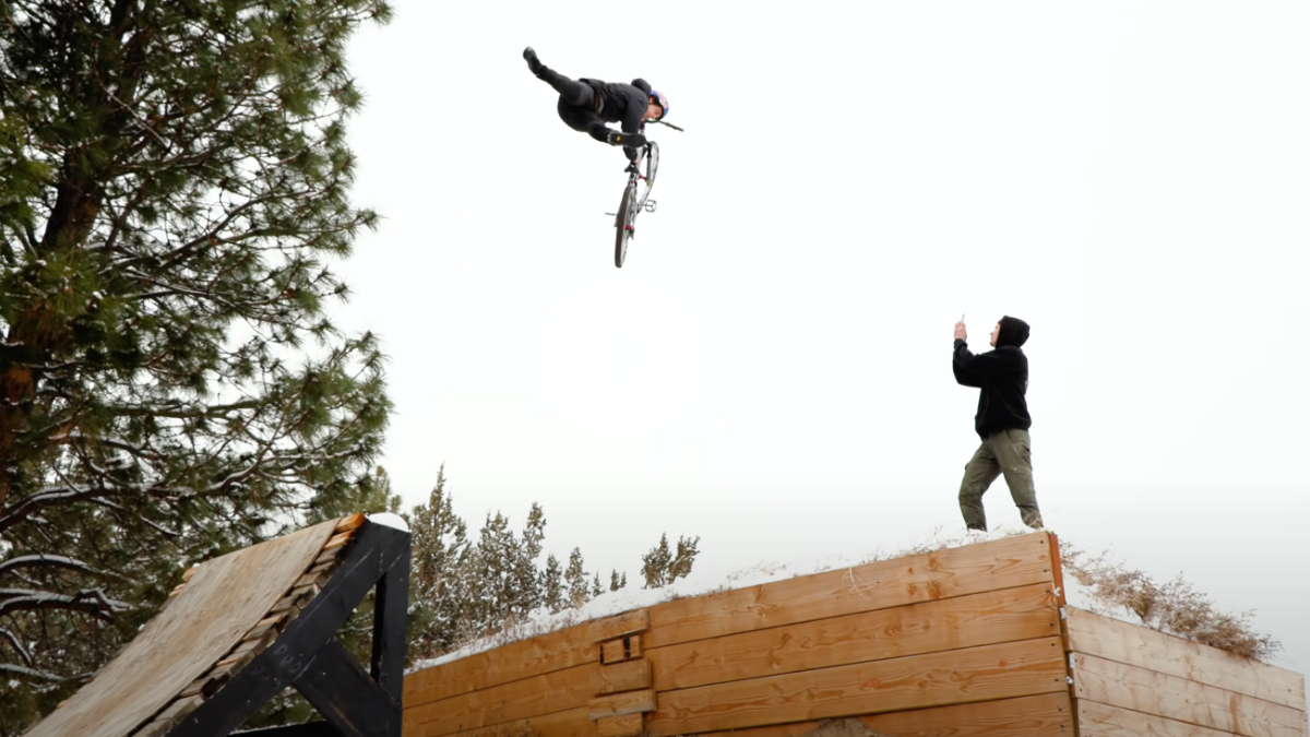 Snowy Jump Session Cam McCaul, Carson Storch & Dusty Wygle | Freehub ...